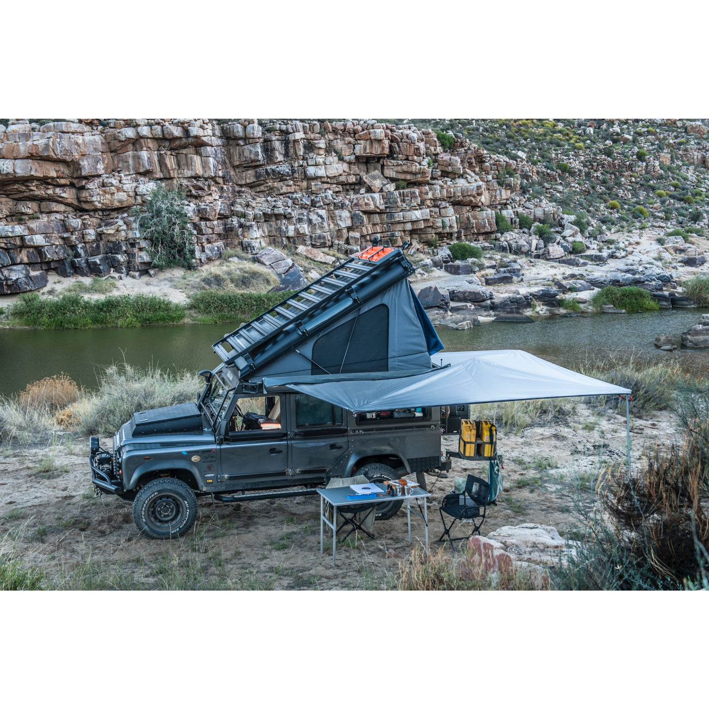 Alu-Cab Icarus Roof Conversion Land Rover Defender 110 White — Offroad ...